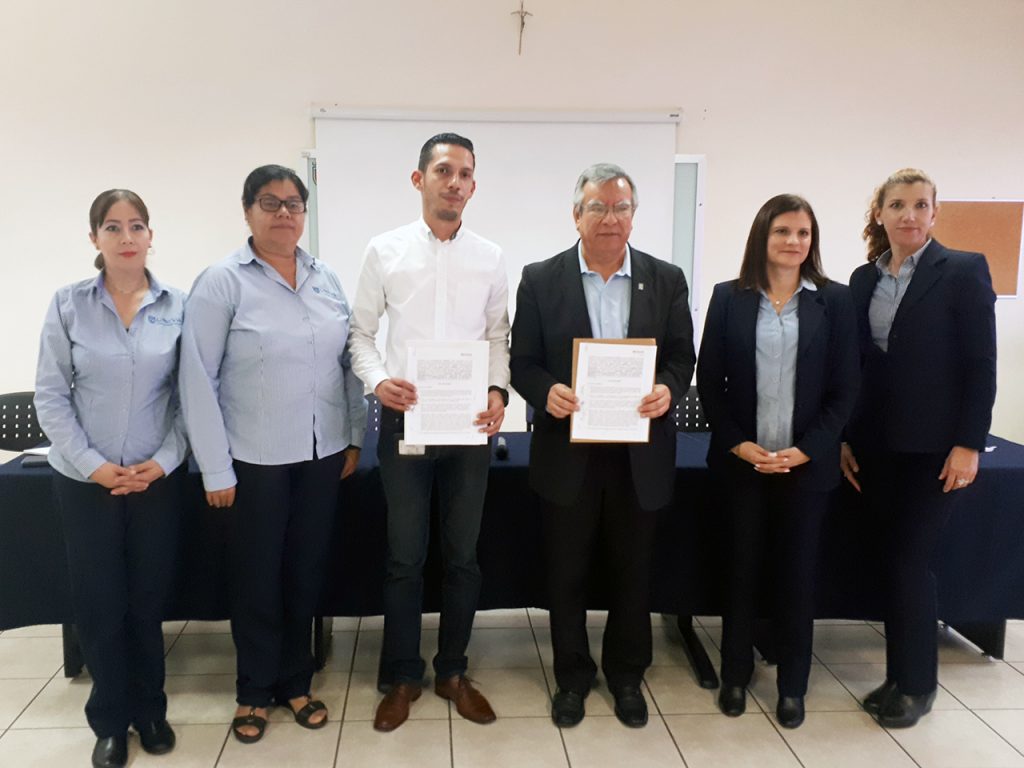 Firma de convenio entre UNIVA plantel zamora y servicio de ...